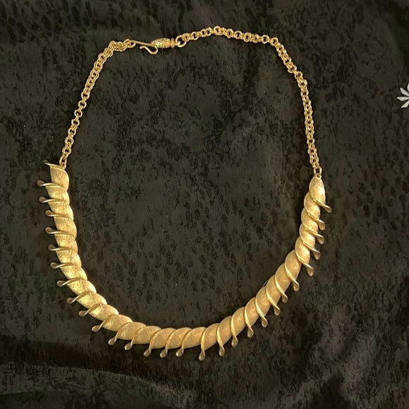 Elizabeth Morrey | Jewelry | Vintage Elizabeth Morrey Brushed Gold Tone ...